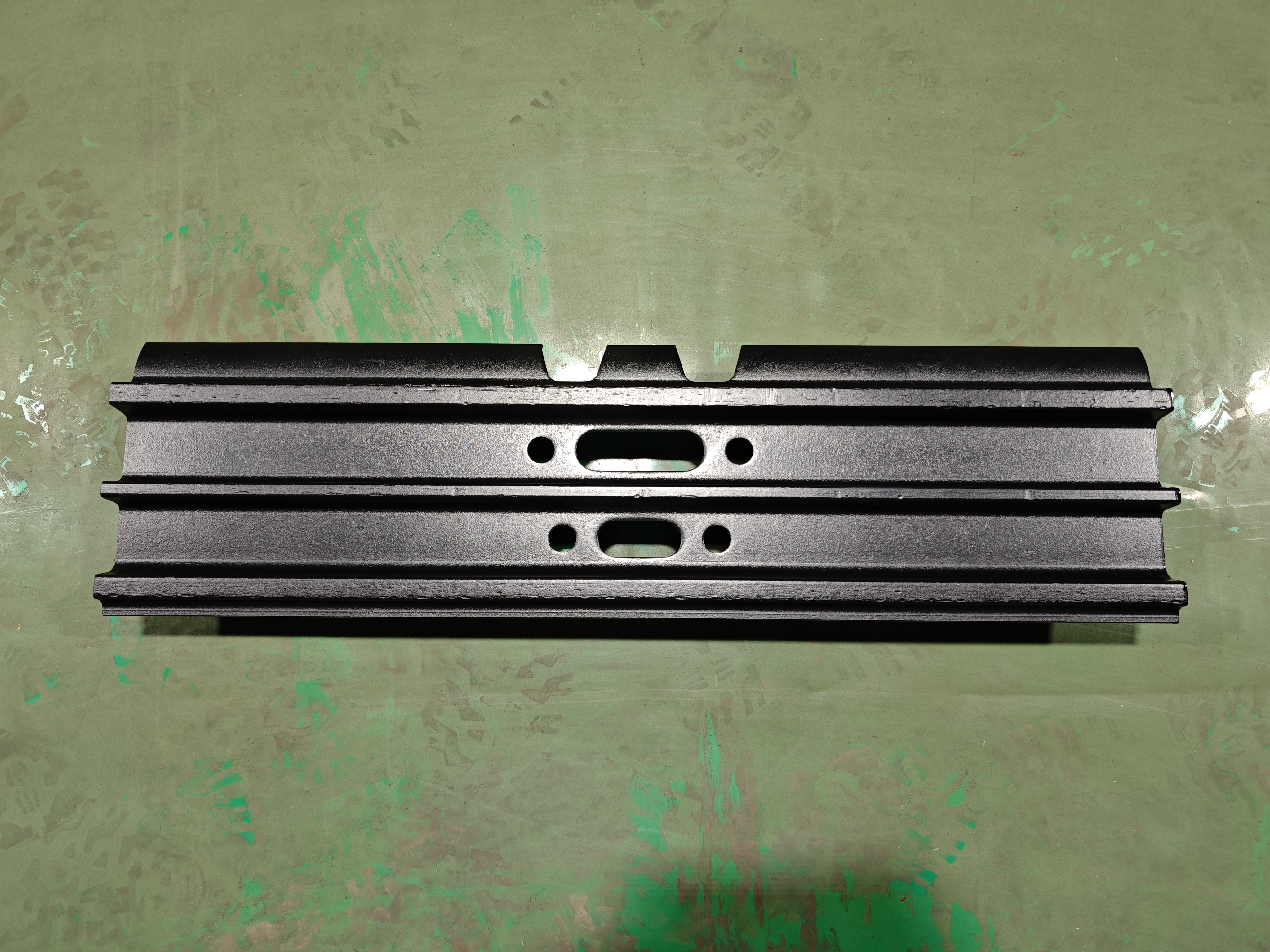 CAT 320 Track Shoe-800mm Triple Grouser track shoe Pitch