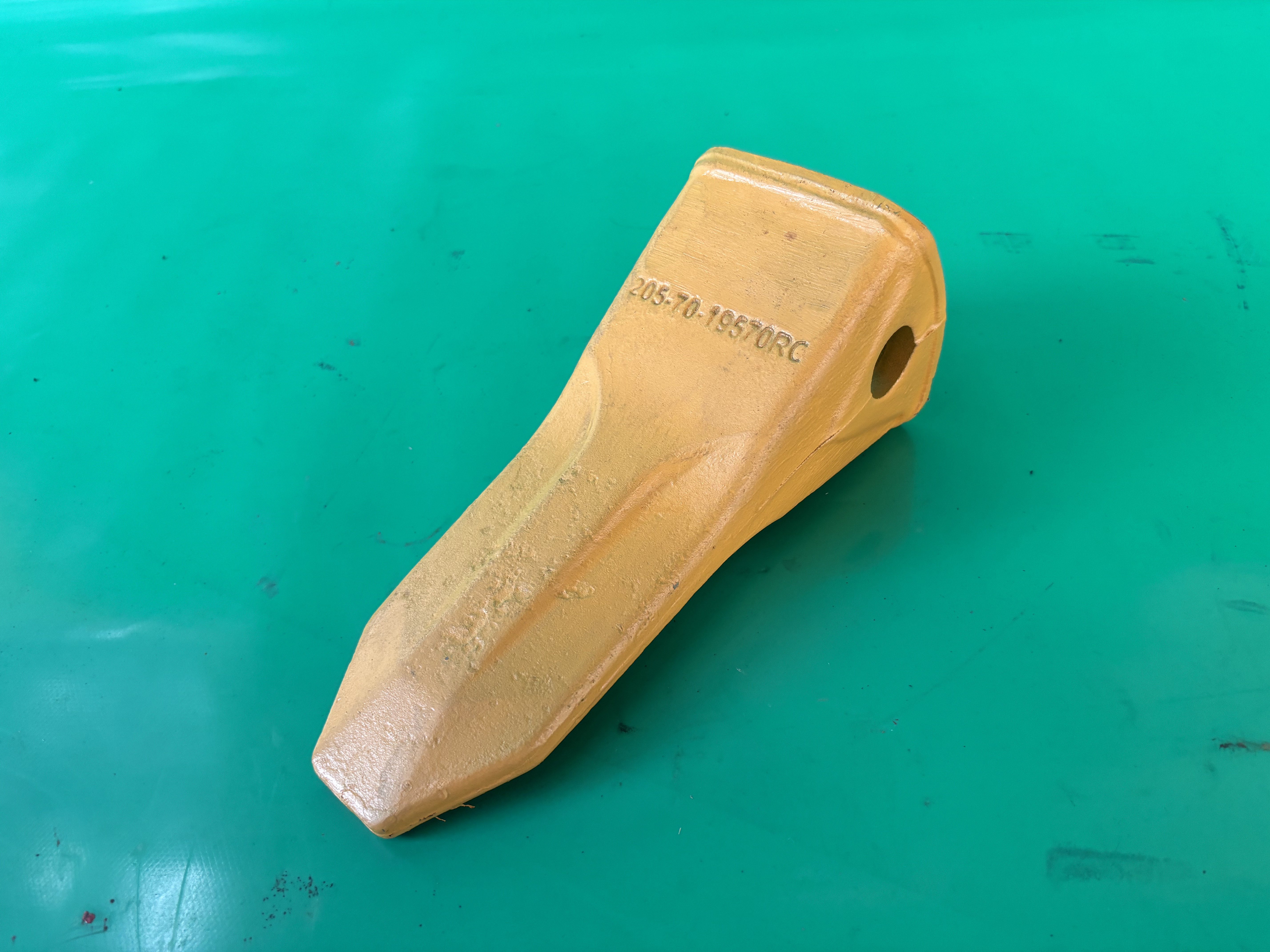 Forged Komatsu Bucket Tooth 205-70-19570RC for Digger PC200 Rock Chisel