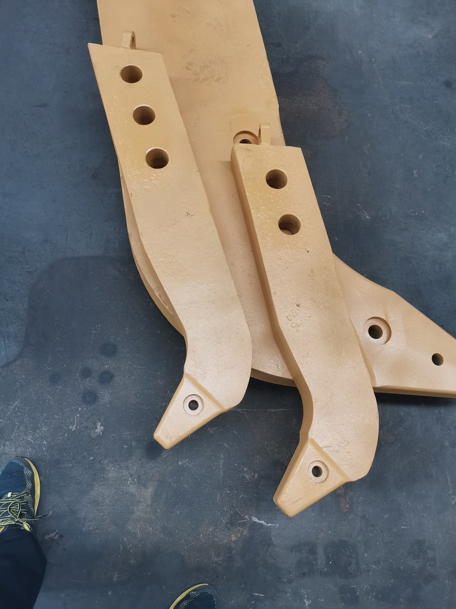 579 Ripper Shank D155 17M-79-21320 Bulldozer Yellow