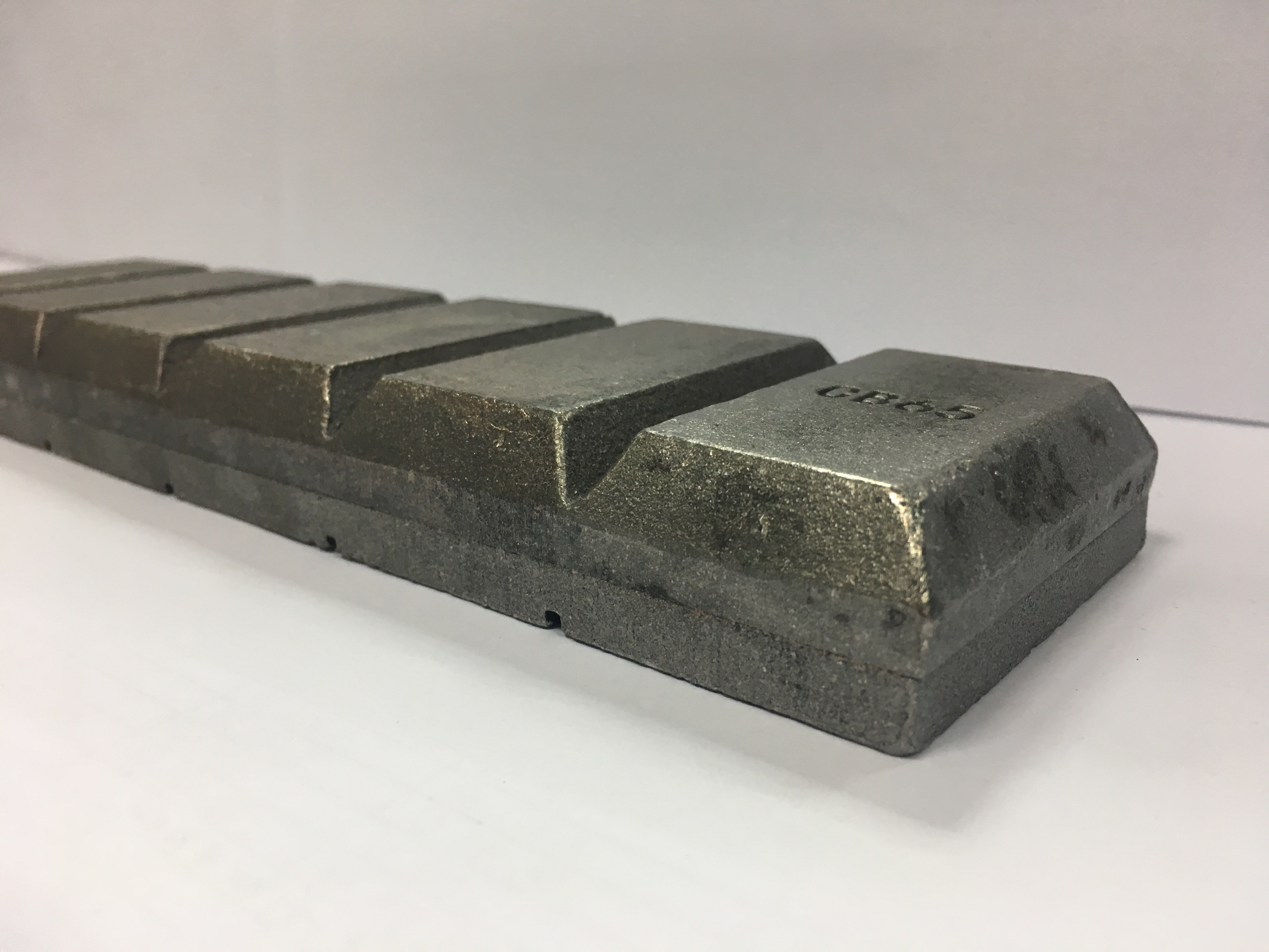 CB100 Excavator Laminated Bar 3.9kg Wear Protection Bucket Bar